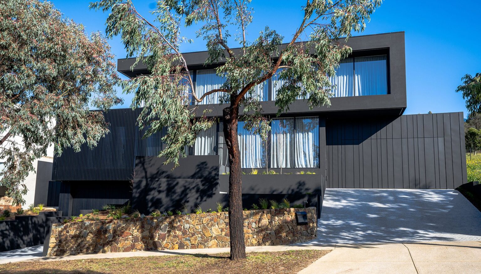 South Morang Batten System Project | Omnia Cladding